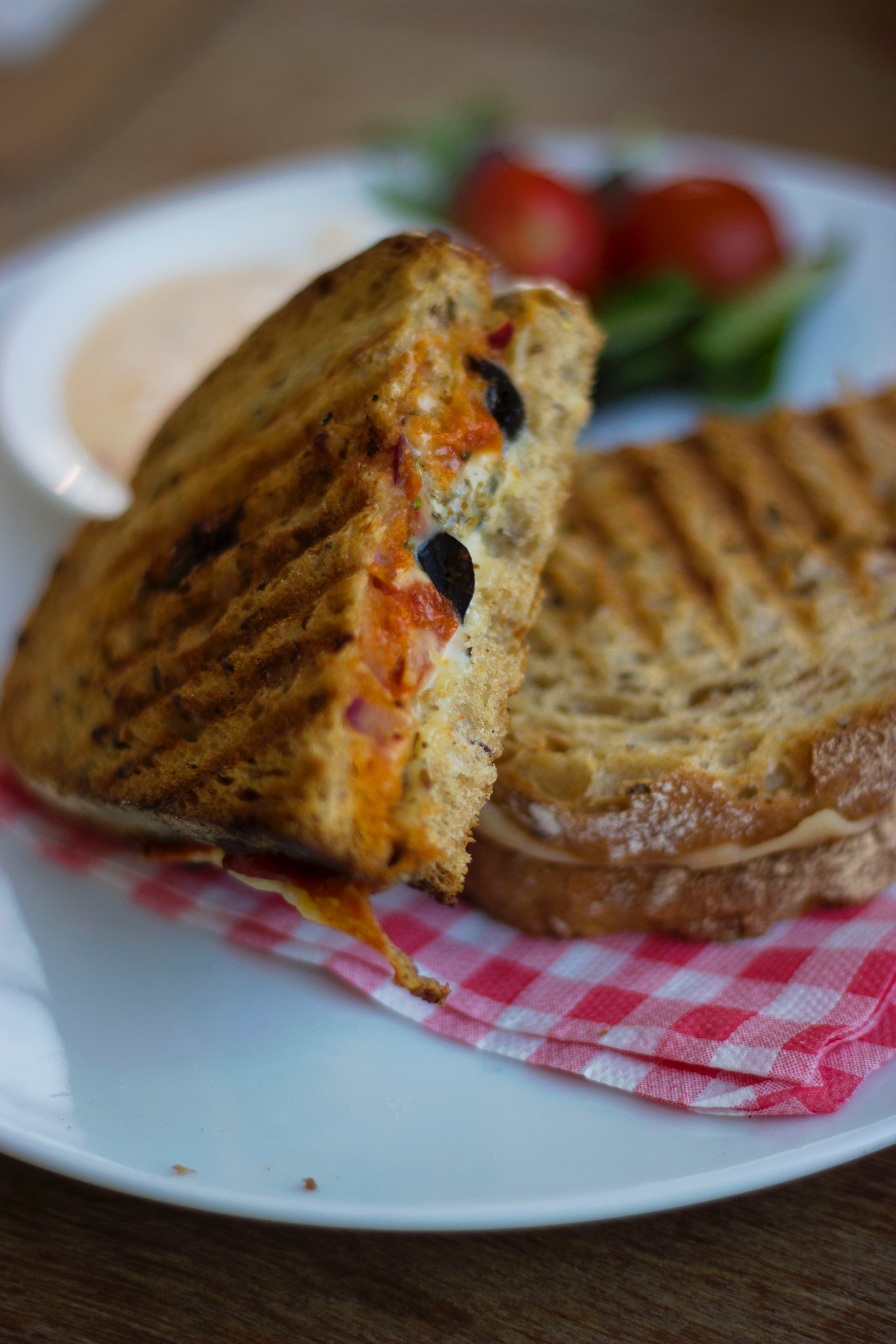 Tosti recept met peer, ricotta, honing en walnoten voor een heerlijke lunch