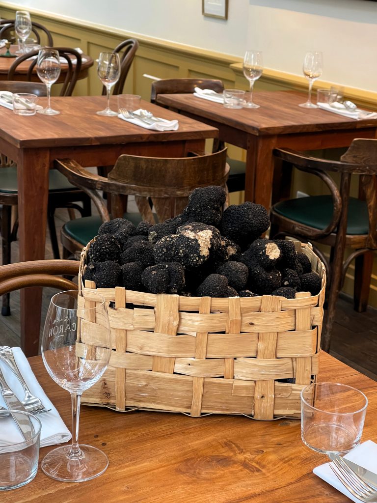 Café Caron viert 9 jaar bourgondisch genieten met een feestelijk ...